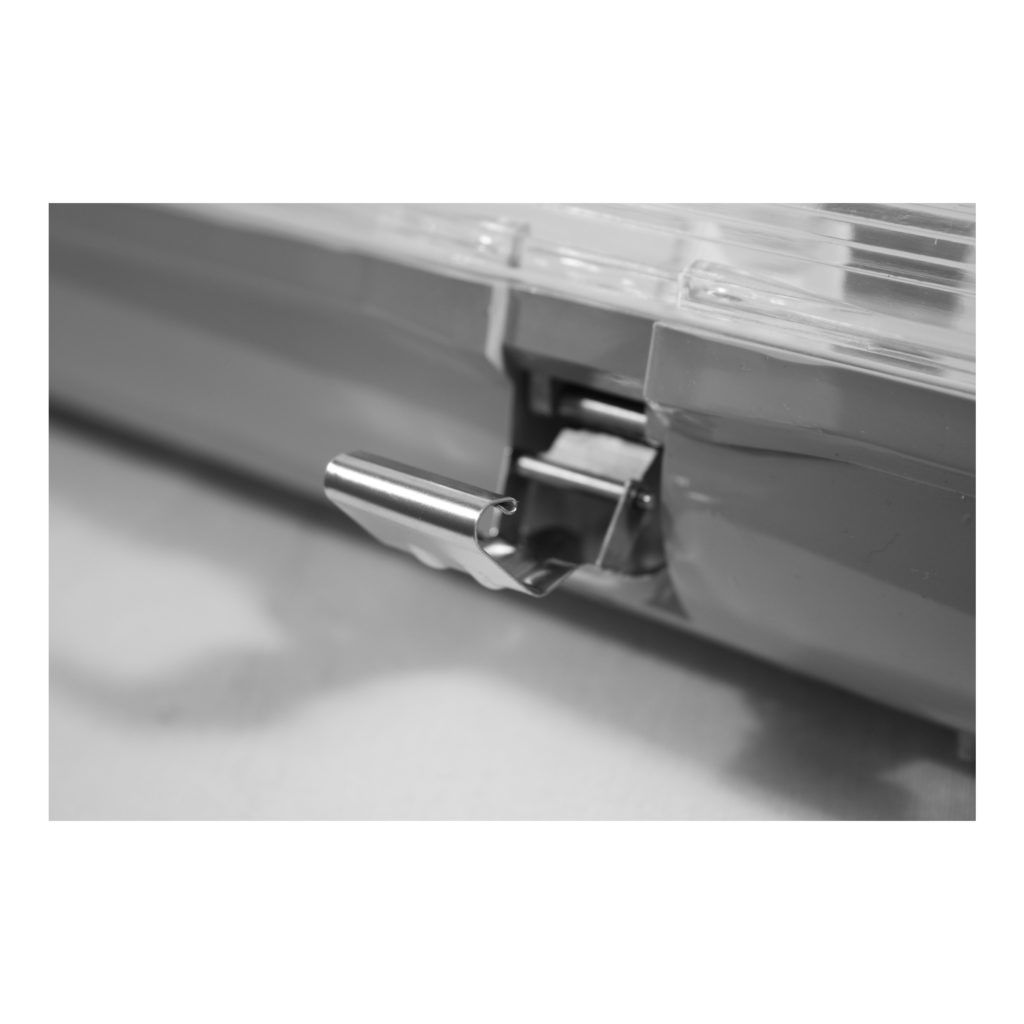 JUEGO 8 CLIPS INOX BERLIN ECO T8 1200MM - Prilux