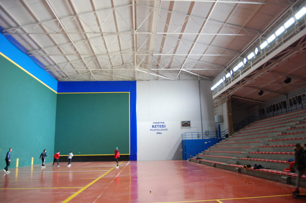 Sport lighting Retegi Fronton Court - Barañáin - Prilux