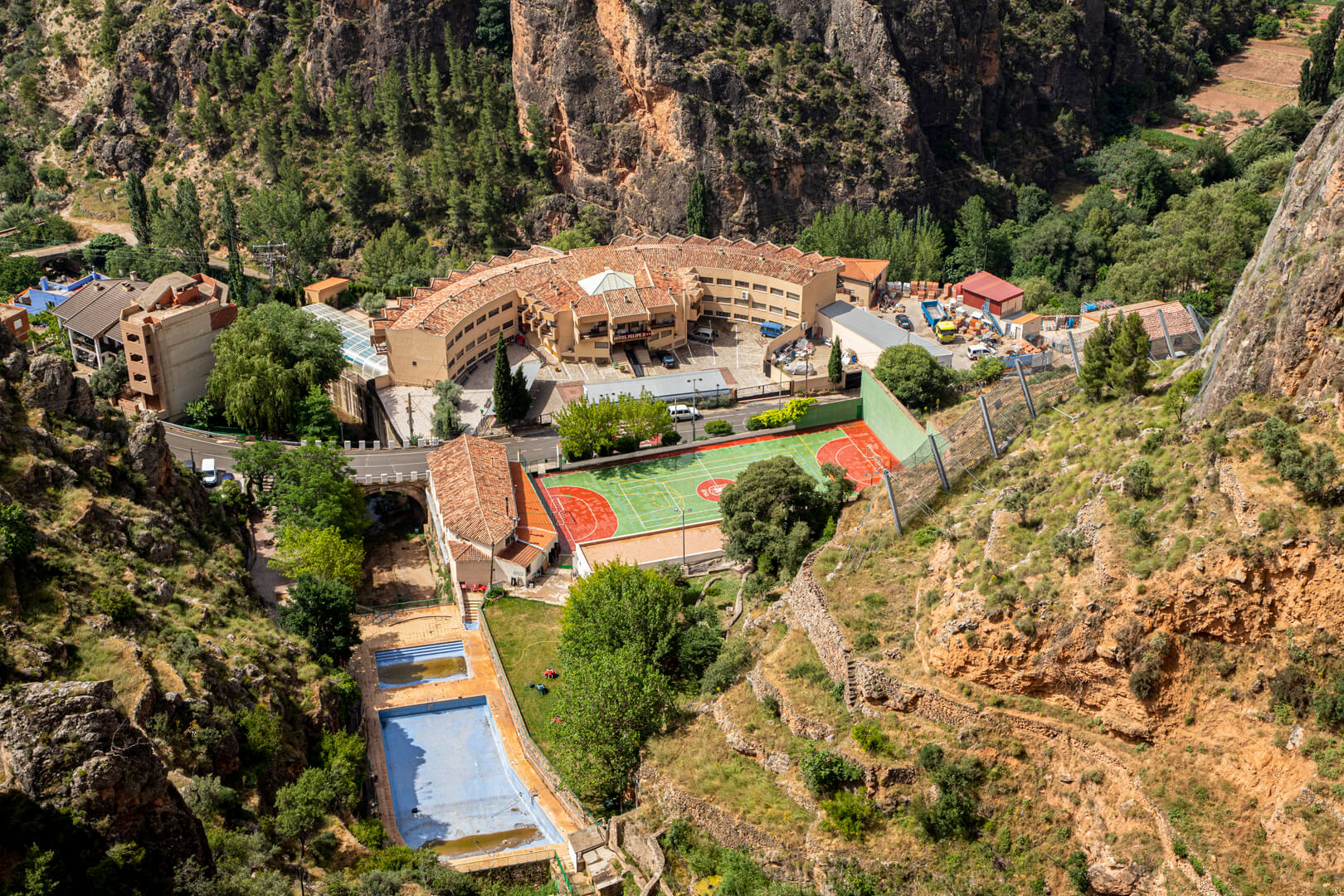 Iluminación Vial y Deportiva de Ayna (Albacete) - Prilux